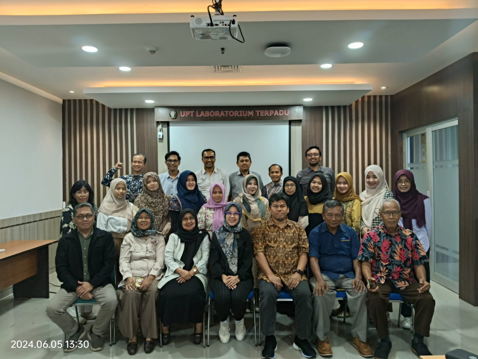 Laboratorium Teknologi Hasil Perikanan Raih Akreditasi KAN untuk ...